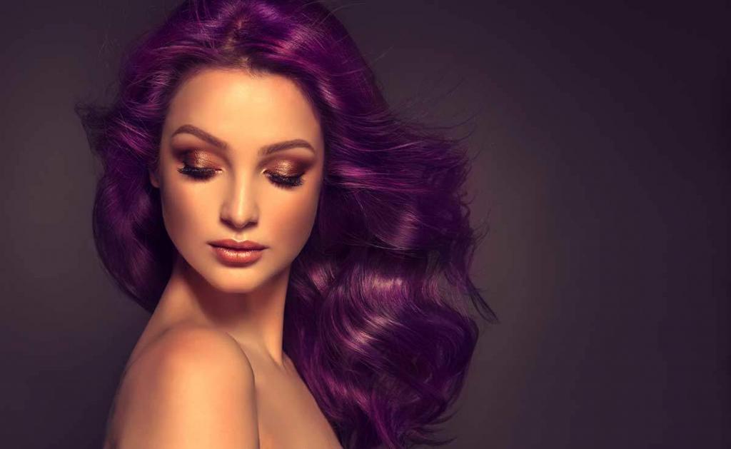 Capelli viola: Quale tonalità scegliere e le tecniche di colorazione ...